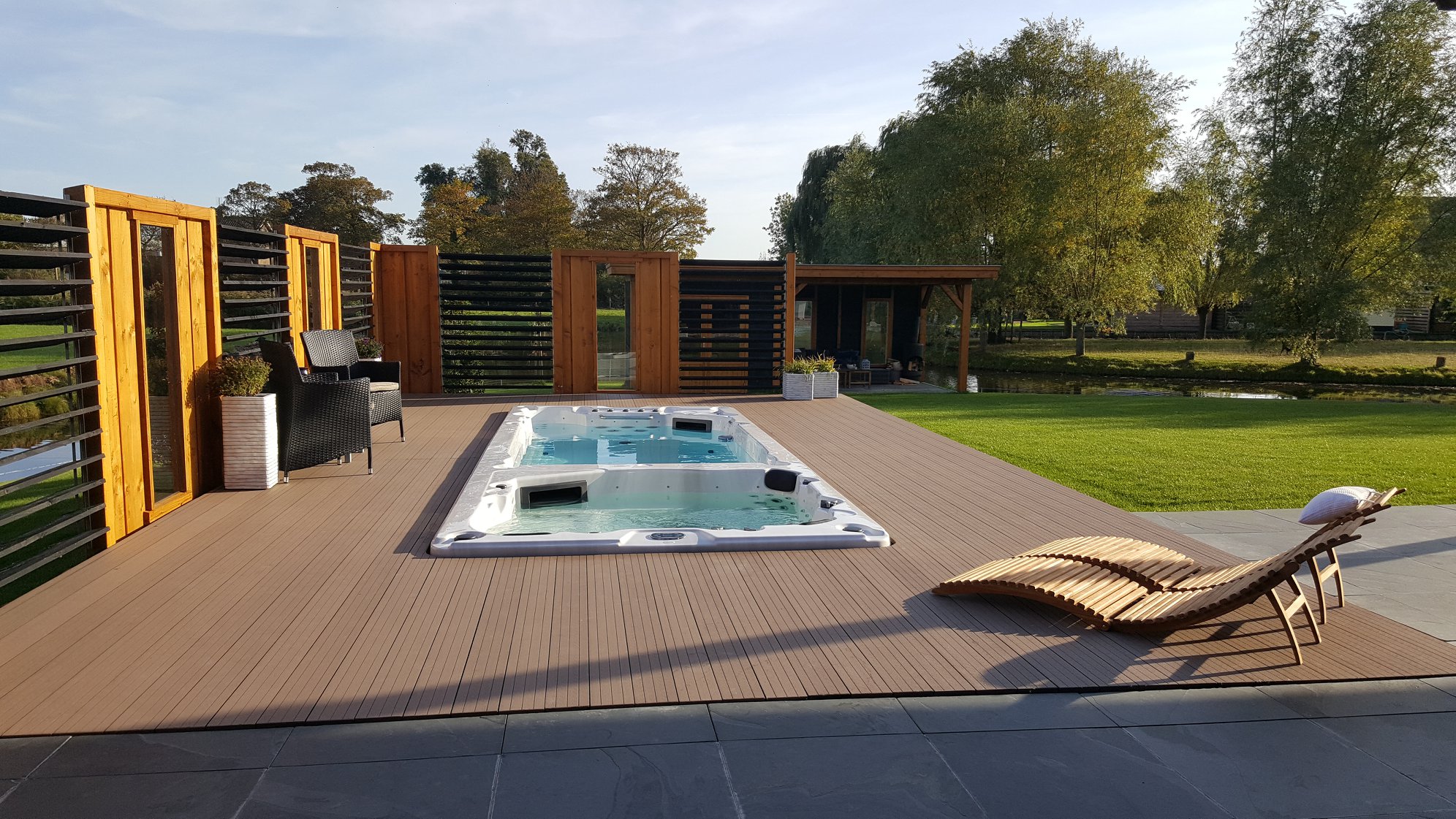 Een jacuzzi laten inbouwen? Waar moet u rekening mee houden? - Sunspa ...