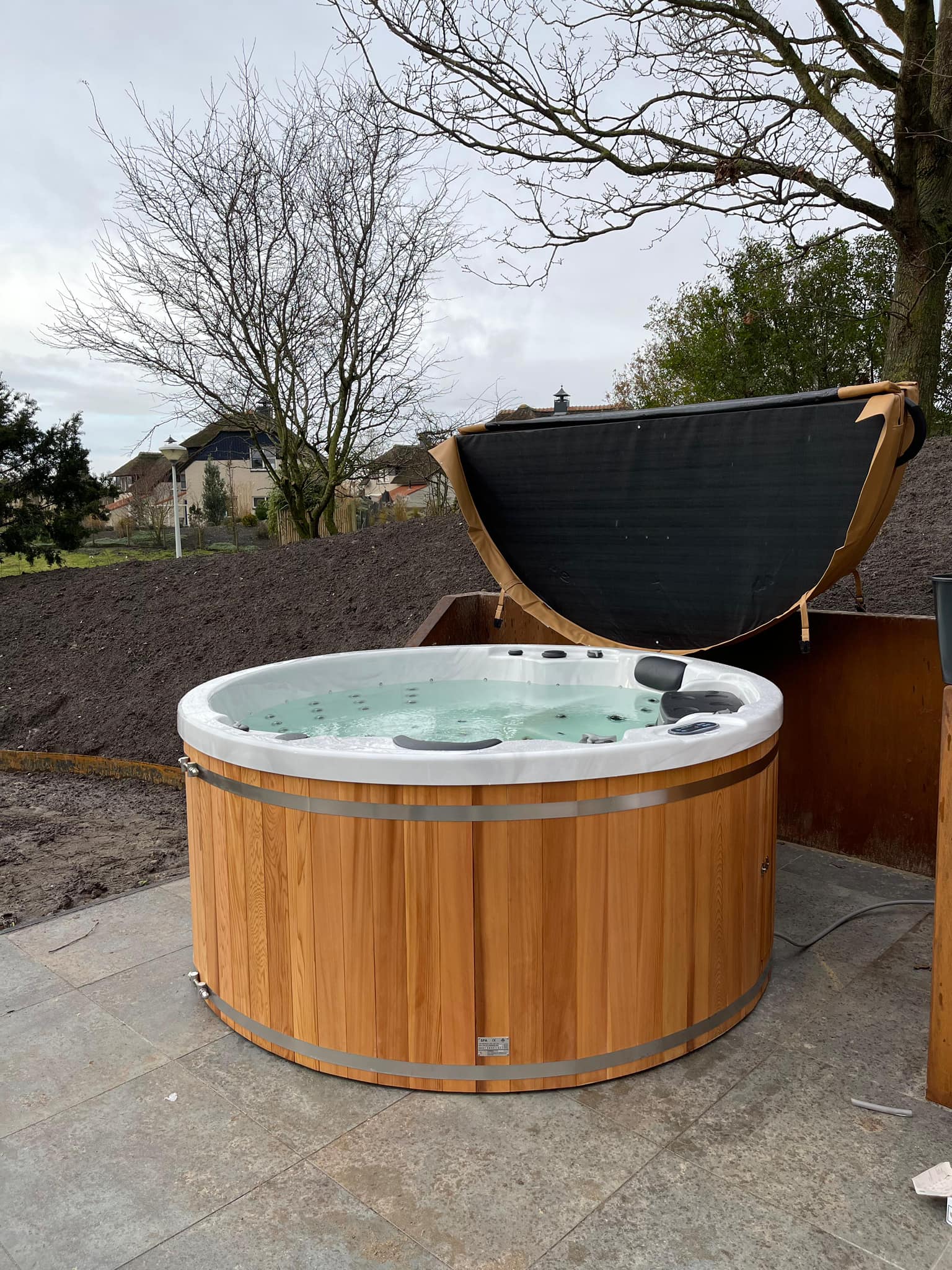 Sunspa referenties - Bekijk onze jacuzzi's bij de mensen thuis